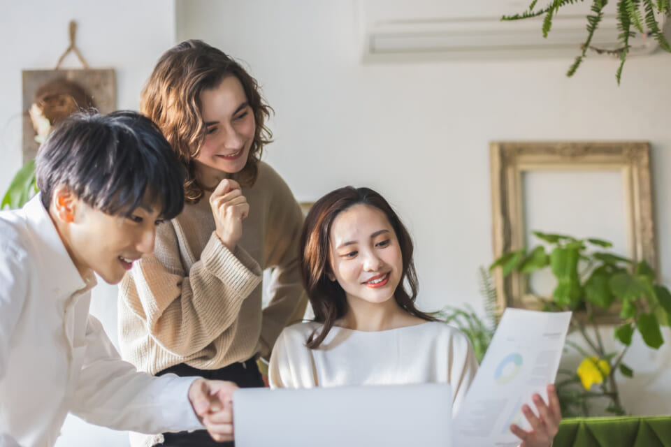 YouTubeで再生回数を増やすには？仕組みや方法を解説 | BitStar Studio (ビットスタースタジオ)